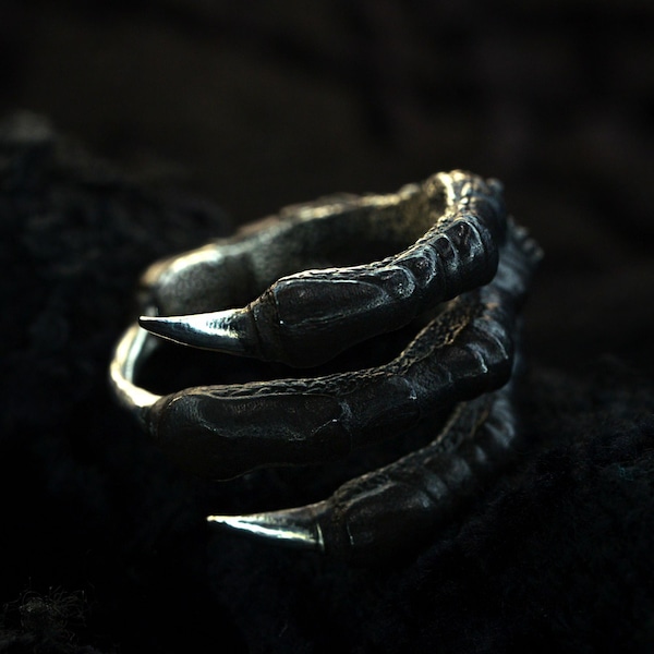 Raven Claw Ring - Etsy