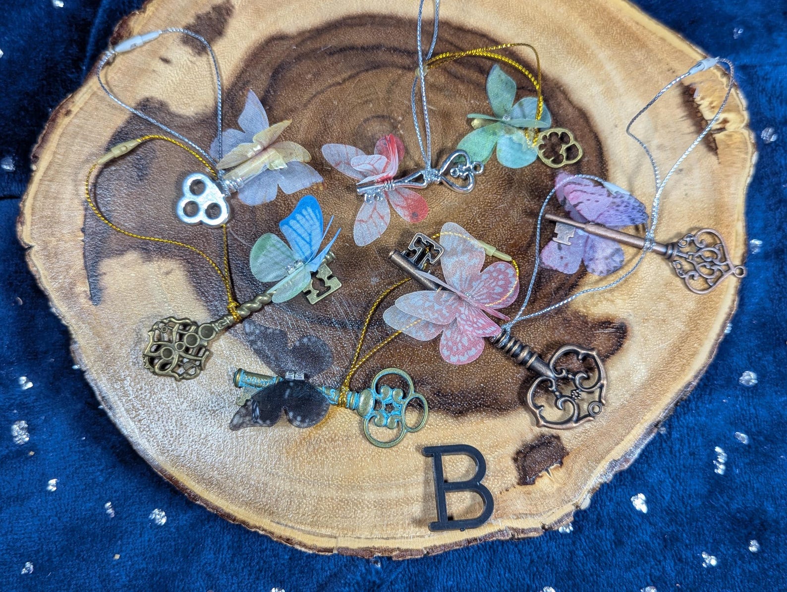 Enchanted Flying Keys for Your Christmas Tree - Magical Decor - Magic ...