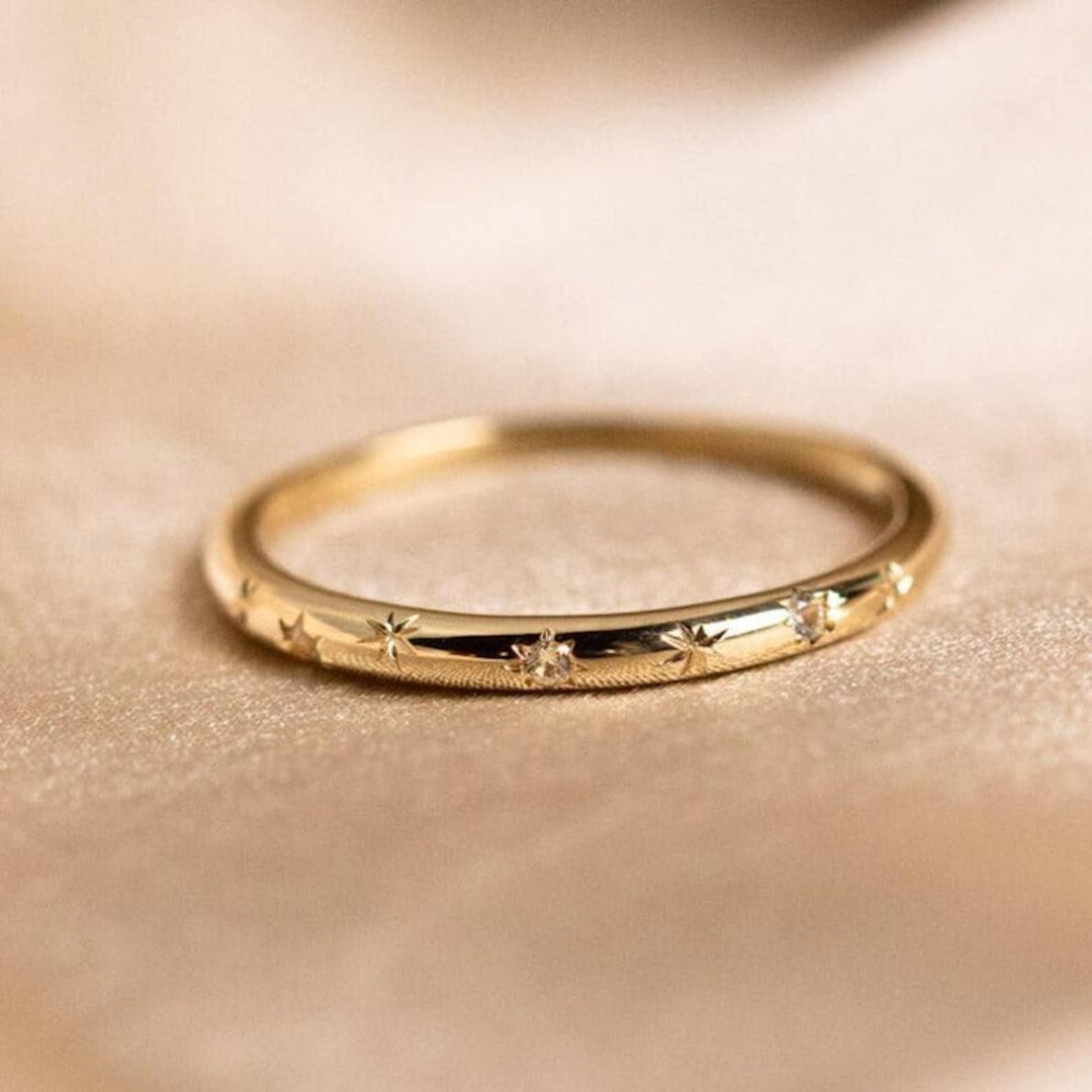 Starburst Ring, Round Moissanite Ring, Flush Setting Wedding Band ...