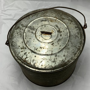 Antique Tin Lunch Pail / Berry Bucket With Lid - Etsy