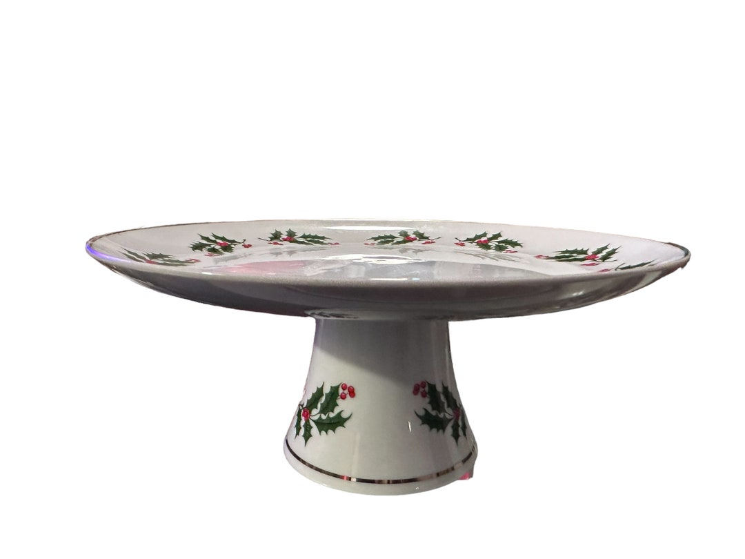 Kashima Christmas Holly Red Berries Green Leaves White Footed Cake ...