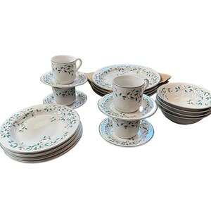 Holly Lace 20 Pc Dining Christmas Set, Ming Pao, Vintage - Etsy