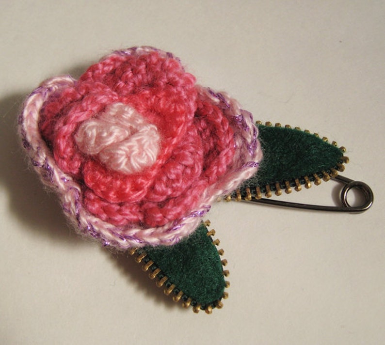 Knitted Flower Pin - Etsy