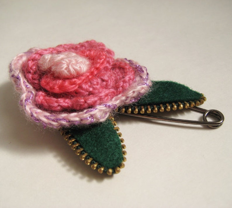 Knitted Flower Pin - Etsy