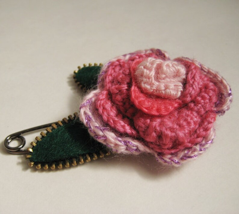 Knitted Flower Pin - Etsy