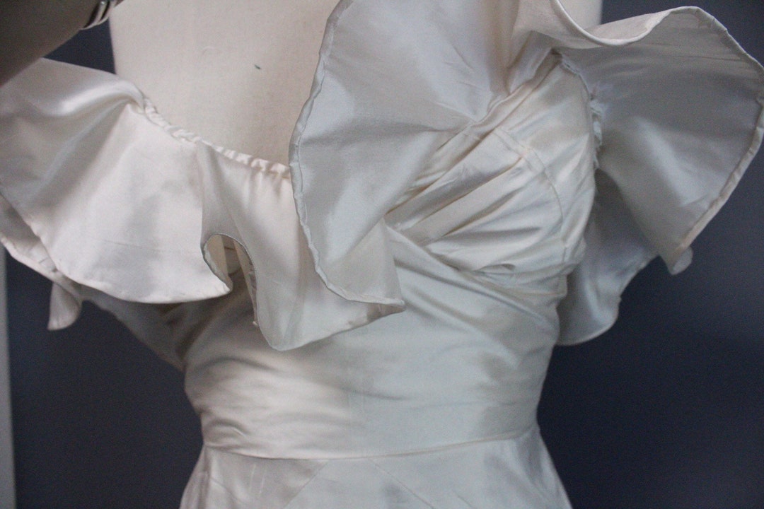 Long A-line Dress With Flutter Flounce Neckline and Sleeves Ruching ...