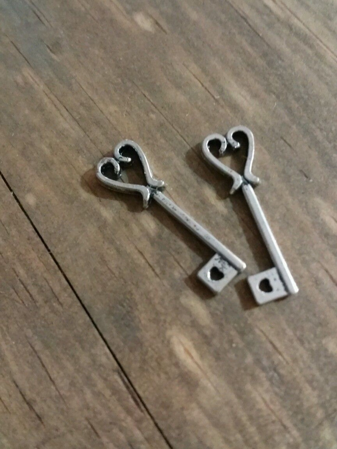 Heart Key Charms Skeleton Keys Antiqued Silver Key Charms - Etsy
