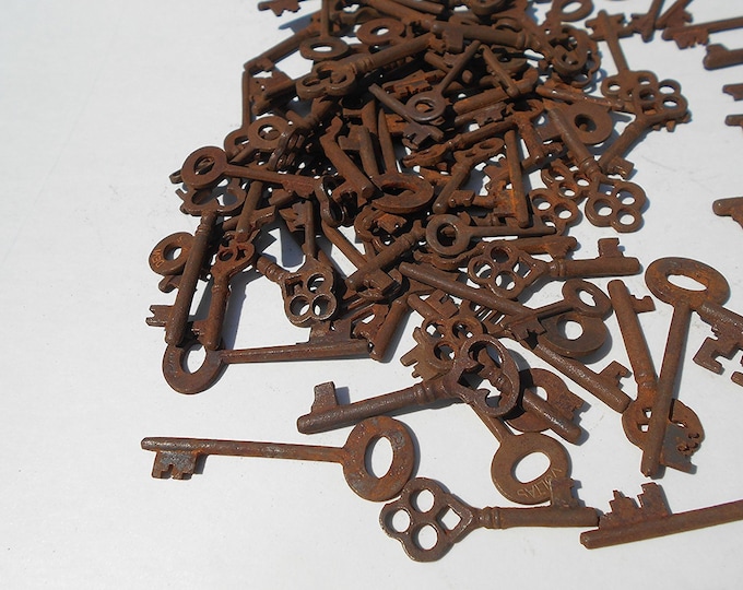 Rusty Metal Keys Vintage Key Pendants 1800s Keys Vintage - Etsy