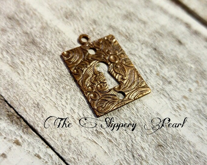 Keyhole Pendant Antiqued Brass Keyhole Steampunk Pendant Steampunk ...