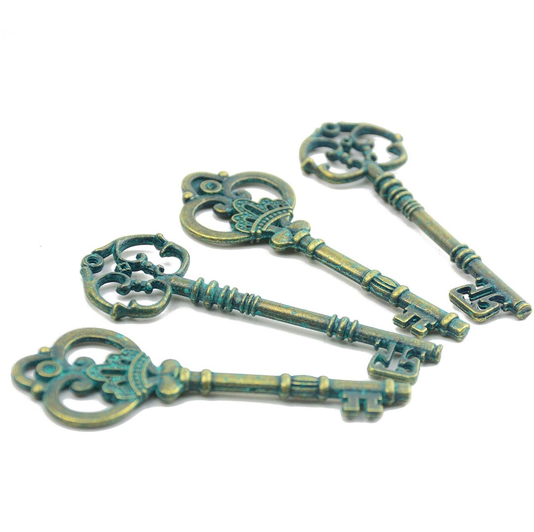 Big Keys Large Skeleton Keys Big Key Pendants Green Patina Keys ...