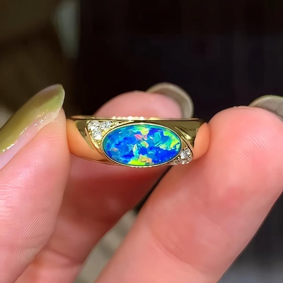 Australian Solid Rainbow Fire Crystal Opal Ring. 18K Yellow Gold Shell ...