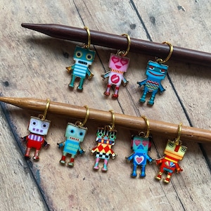 Robot Stitch Marker Set, 8 Knitting Markers for Your Knit Project Bag ...