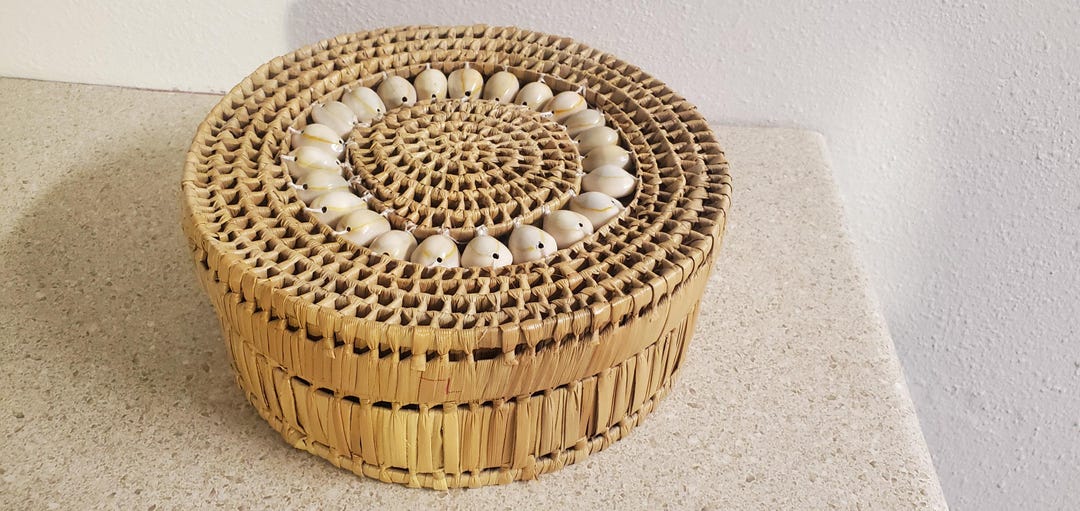 Vintage Puka Shell Baskets (set of 3) - Etsy