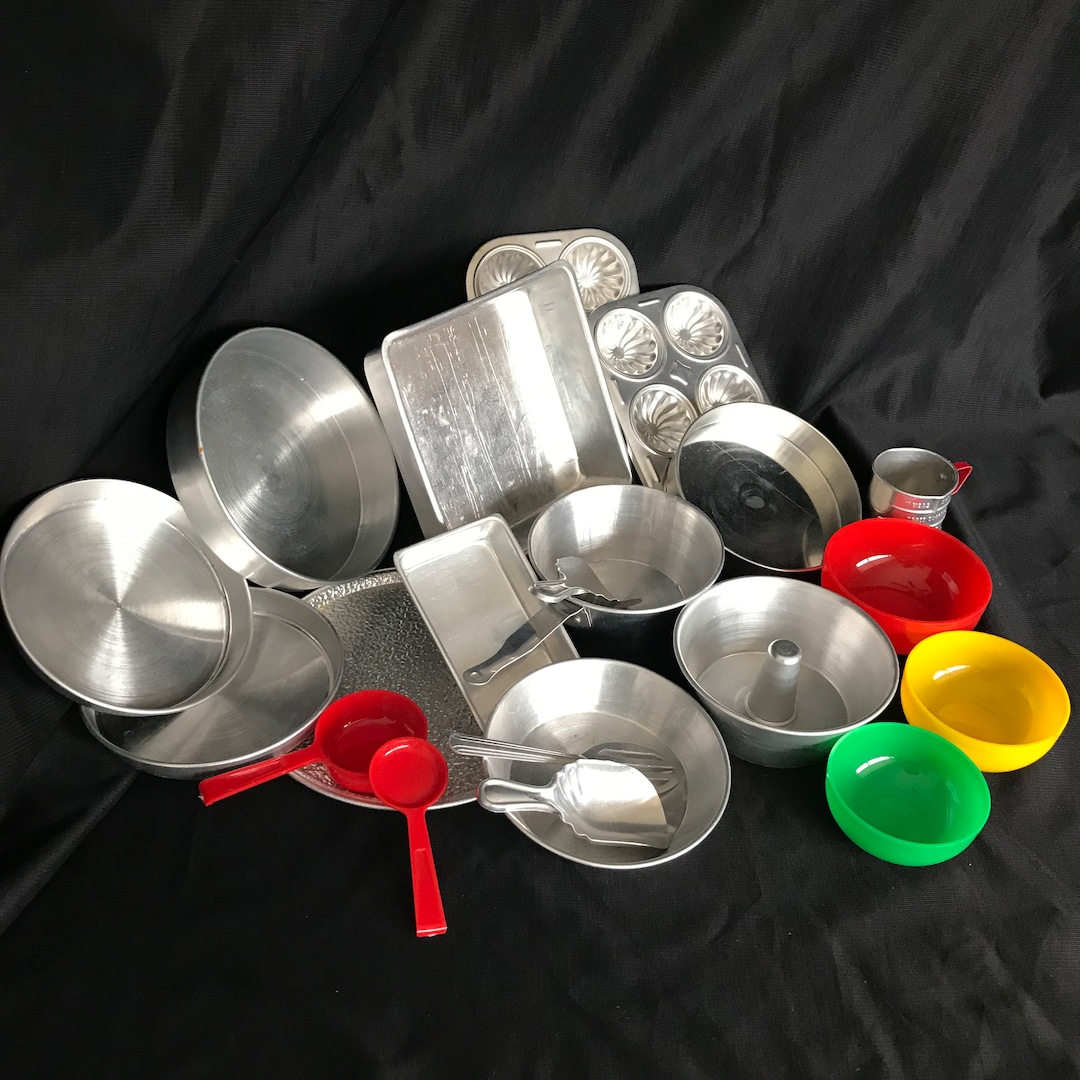 Vintage 1950 Children’s Baking Set - Etsy