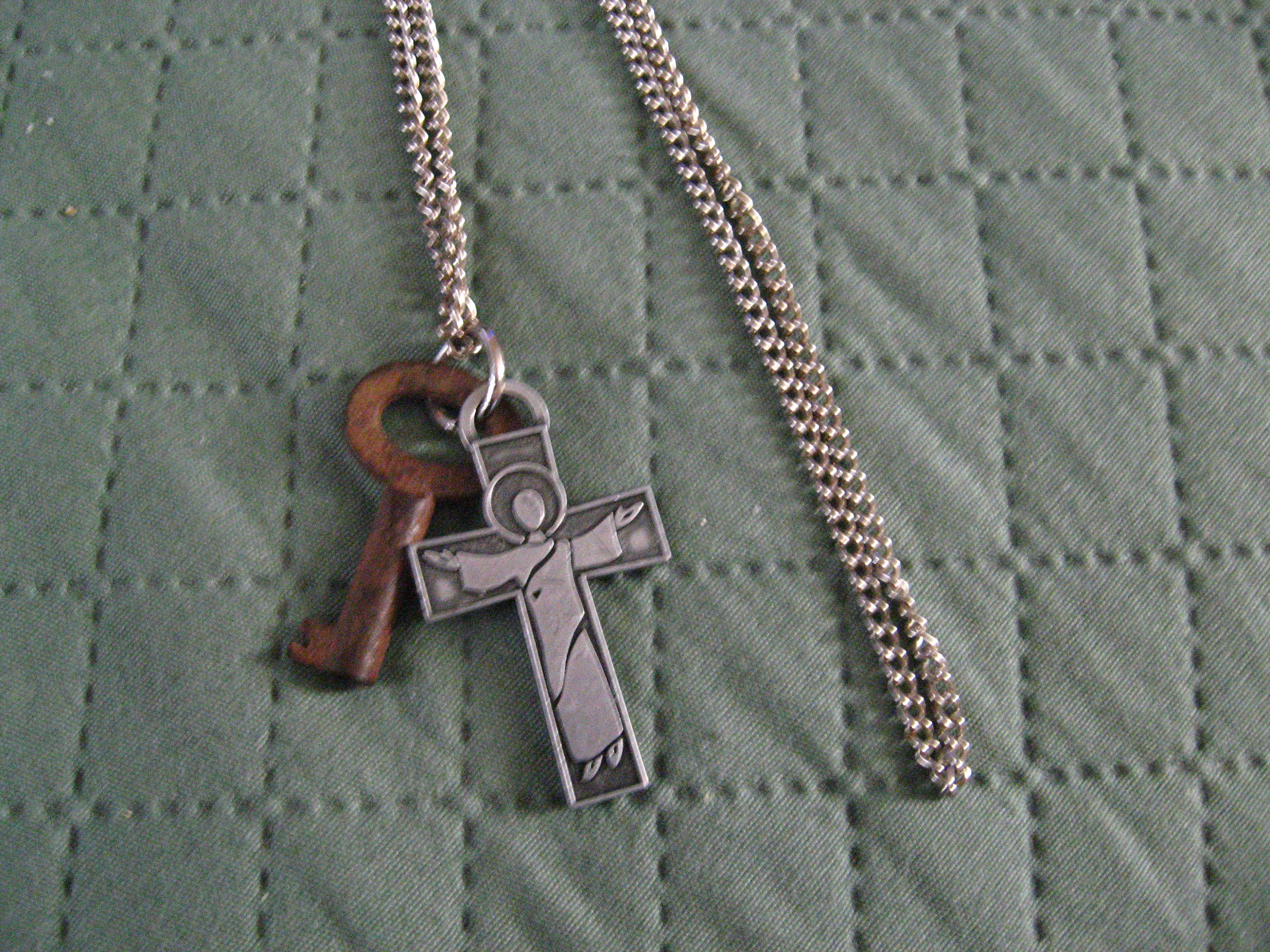 Crucifix & Eagle Lock Skeleton Key Vintage Necklace - Etsy