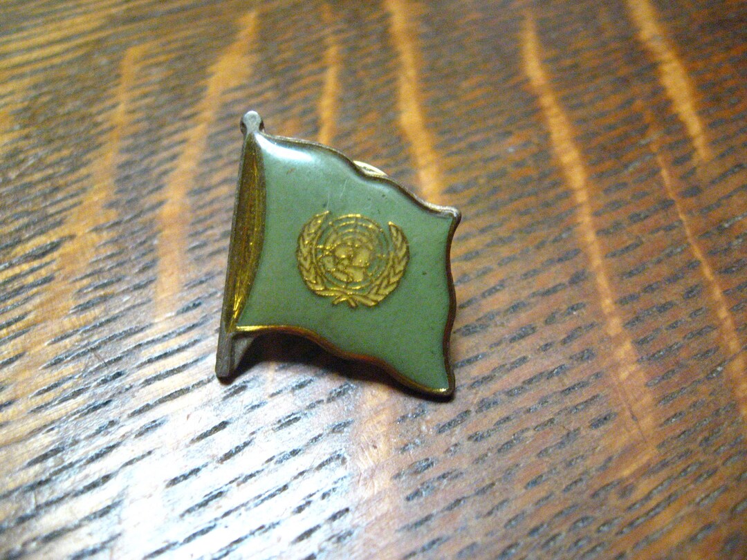 United Nations Flag 1980's KACO Lapel Pin - Etsy