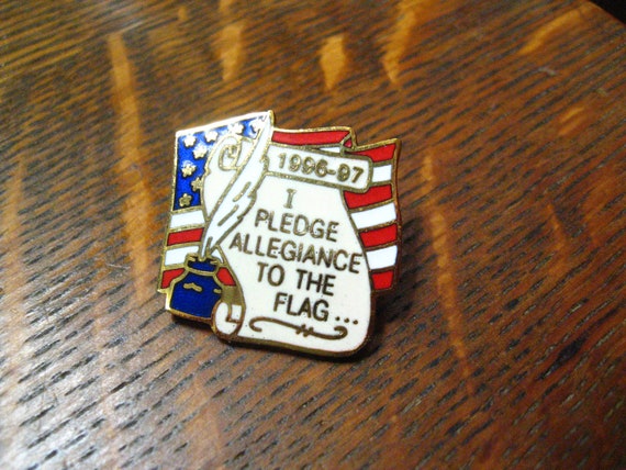 Pledge Of Allegiance Vintage 1996 - 1997 Lapel Pin - Gem