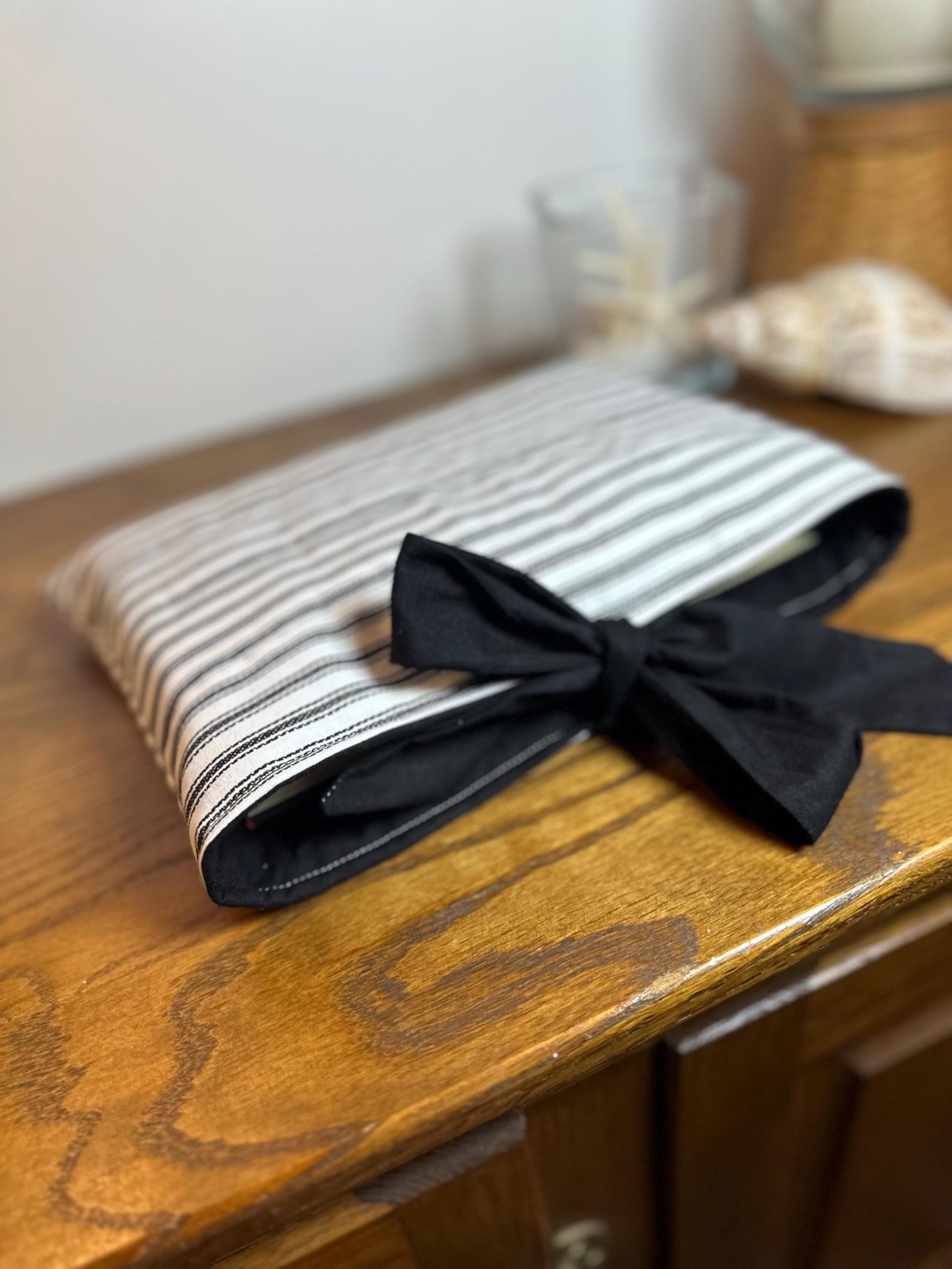 Quilted Book Sleeve With Bow – Padded Hardcover & Paperback Protector ...