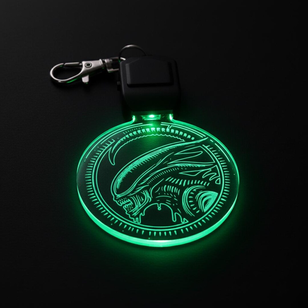 Alien Xenomorph LED Keychain – Sci Fi Acrylic LED Charm With Changing ...