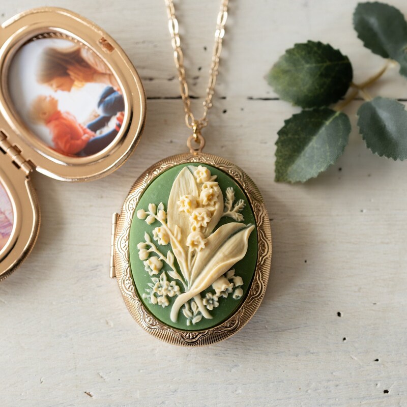 Locket Gift - 60+ Gift Ideas for 2025