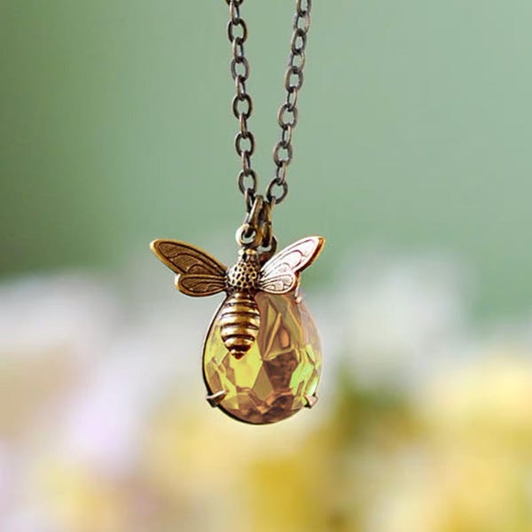 Bee Charm Necklace - Etsy