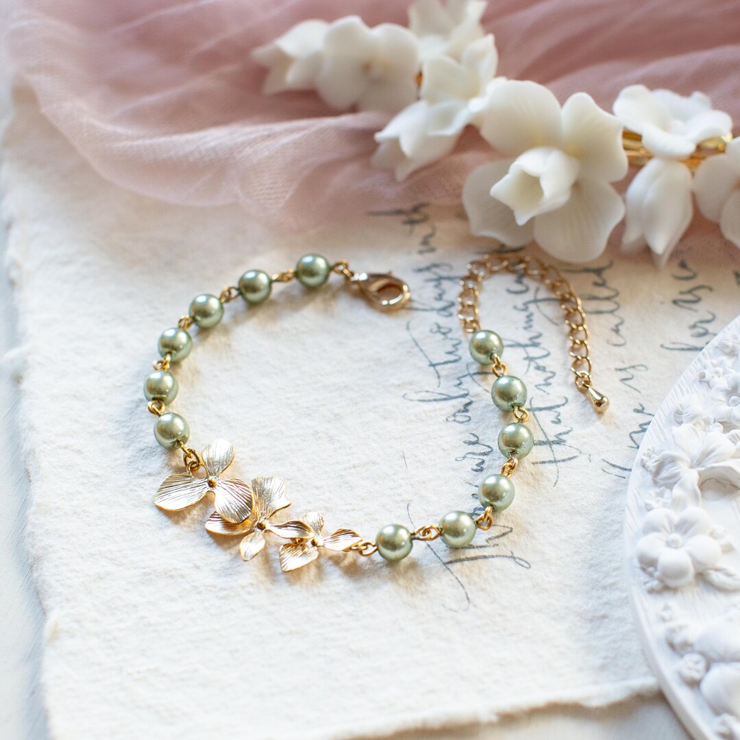 Sage Green Wedding Bridal Bracelet, Bridesmaid Gift, Sage Green Pearl ...