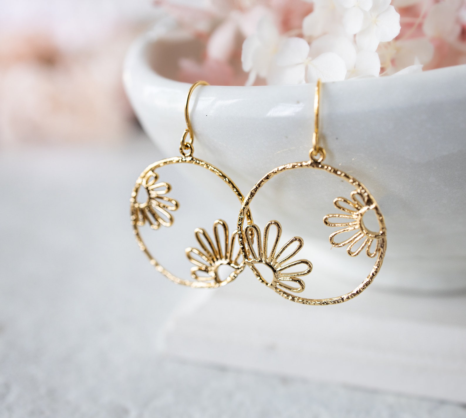 Gold Floral Hoop Earrings Circle Earrings Daisy Flower - Etsy