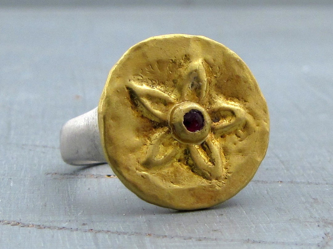 Elegant Signet Ring With Solid 24k Gold Silver and Pink Sapphire Detail ...