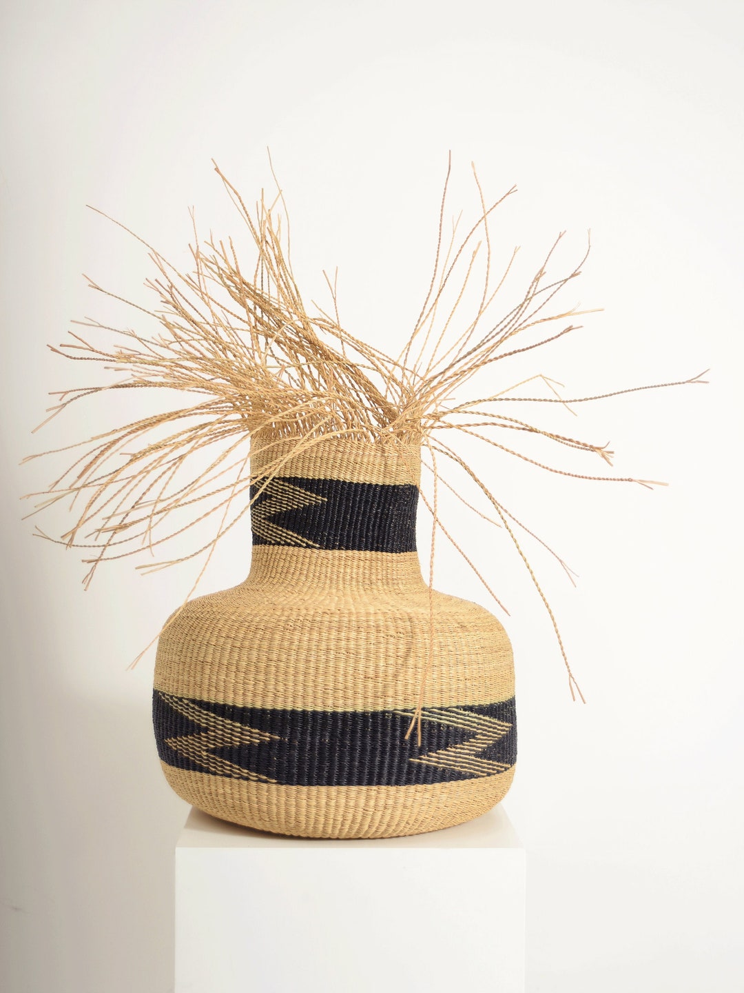 Handwoven Bolga Basket: Natural Elephant Grass Vase, Black Pattern - Etsy