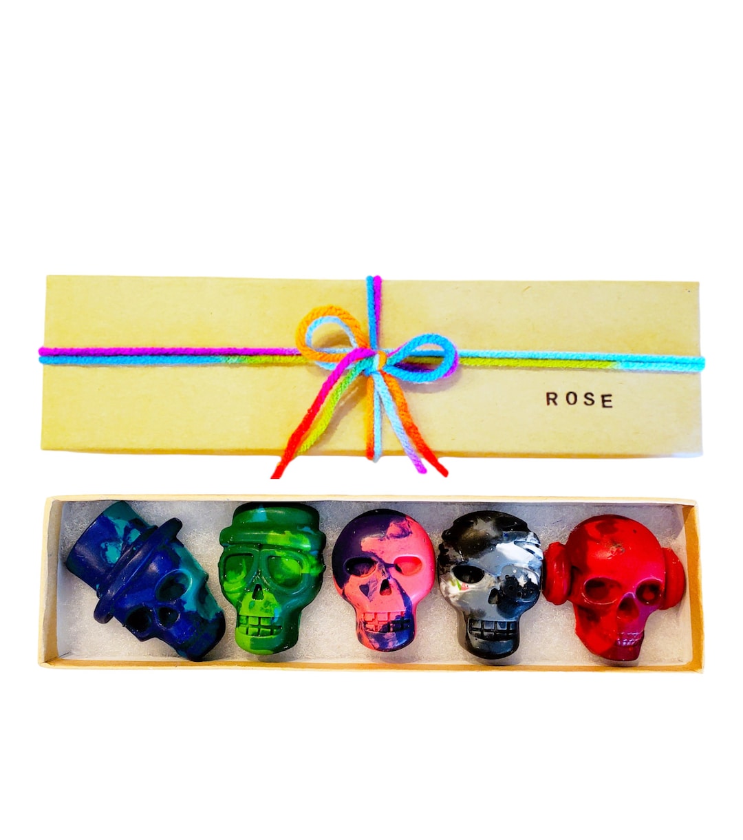 Skull Crayons - Halloween Party Favors for Kids, Trick or Treat Gifts ...