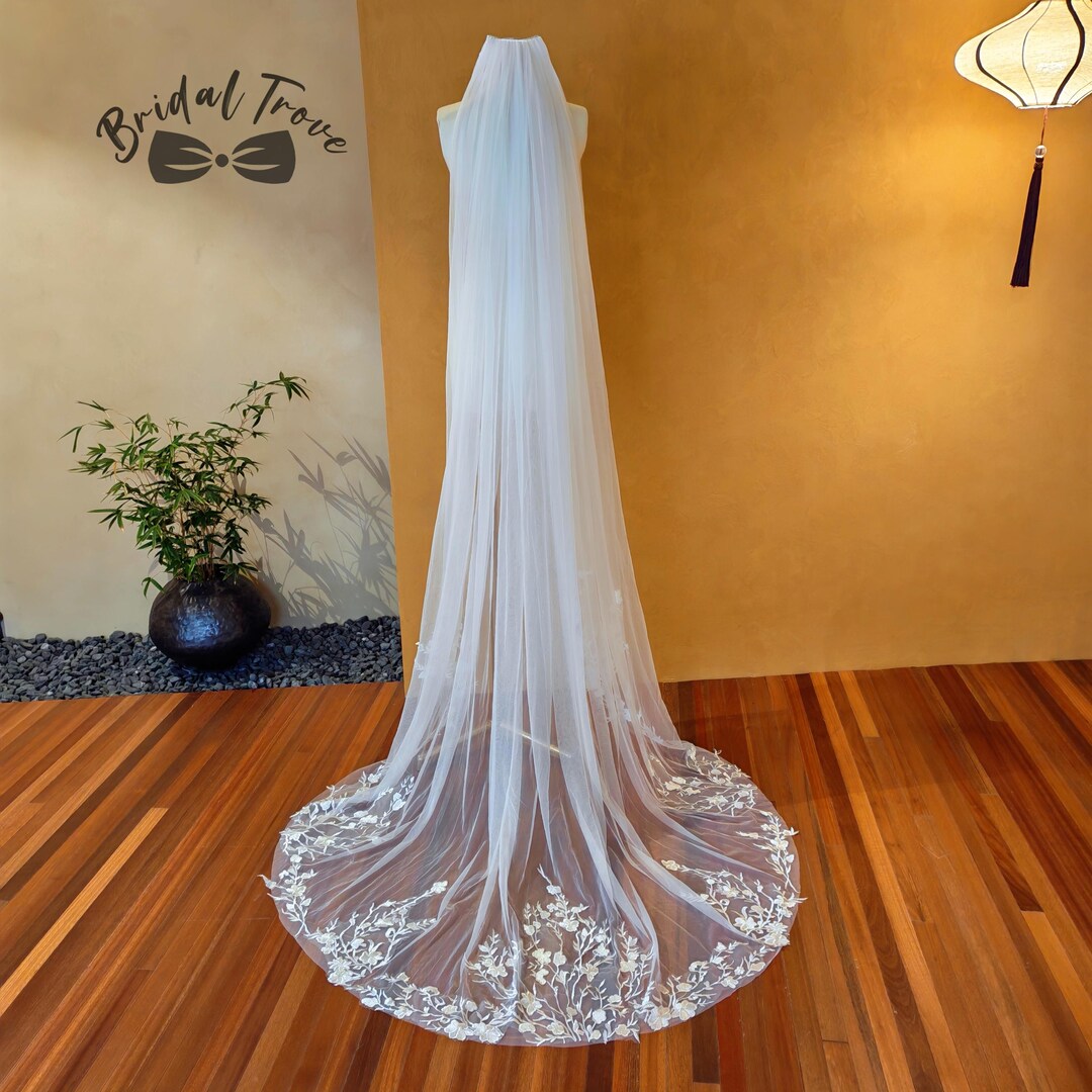 Small Flower Wedding Veil, Ivory White Bridal Veil, Sheer Bridal Veil ...