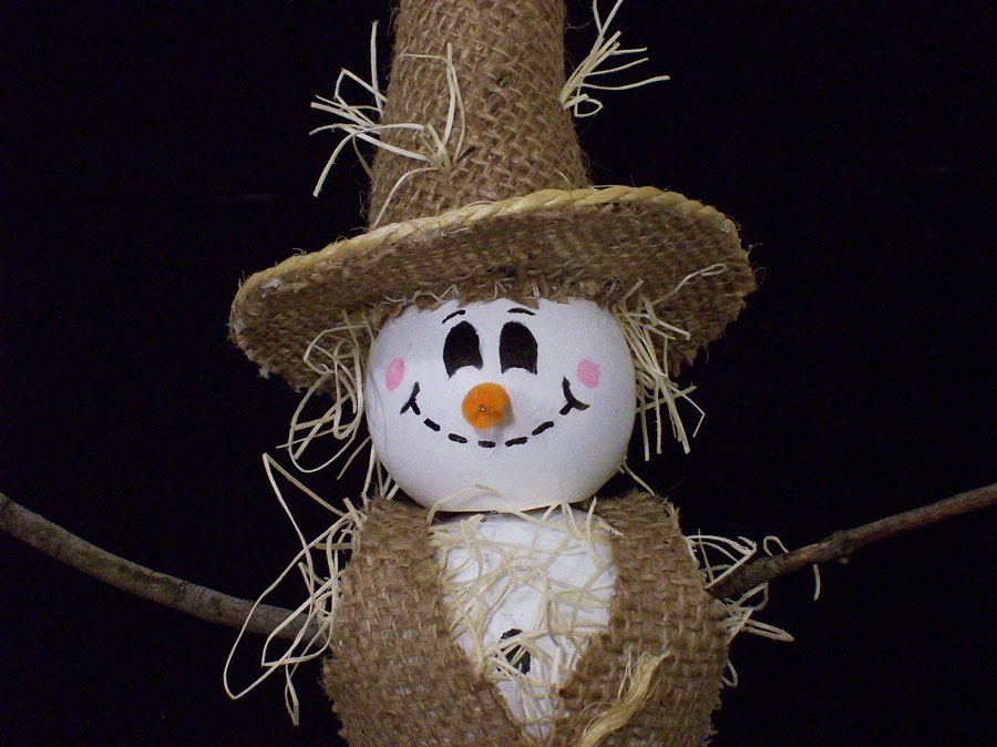 Halloween Scarecrow Wooden Snowman Decoration With Burlap Hat and Vest ...