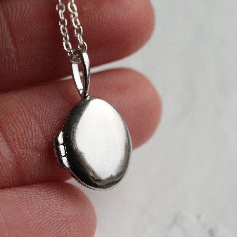 Silver Oval Locket - Etsy
