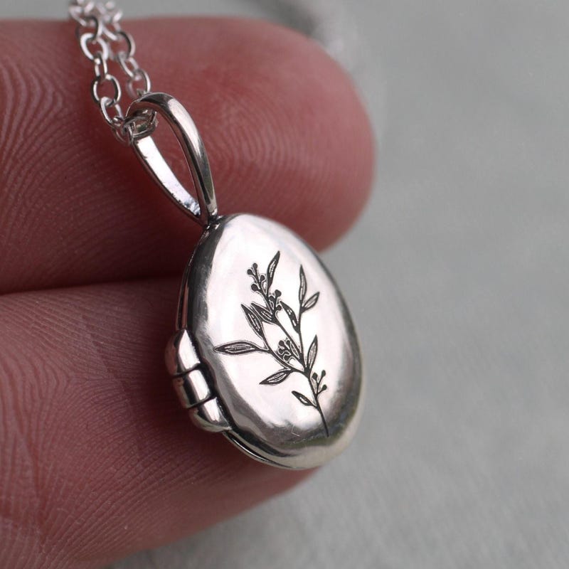 Silver Oval Locket - Etsy