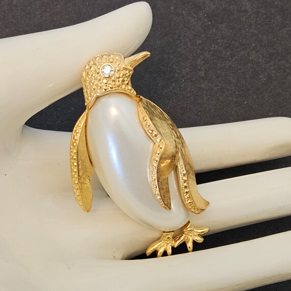TRIFARI Rare Large Pearl Belly Penguin brooch, 1997 L… - Gem