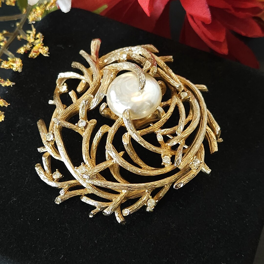 Vintage CAPRI Large Faux Pearl Cabachon & Rhinestone Nesting Branch ...