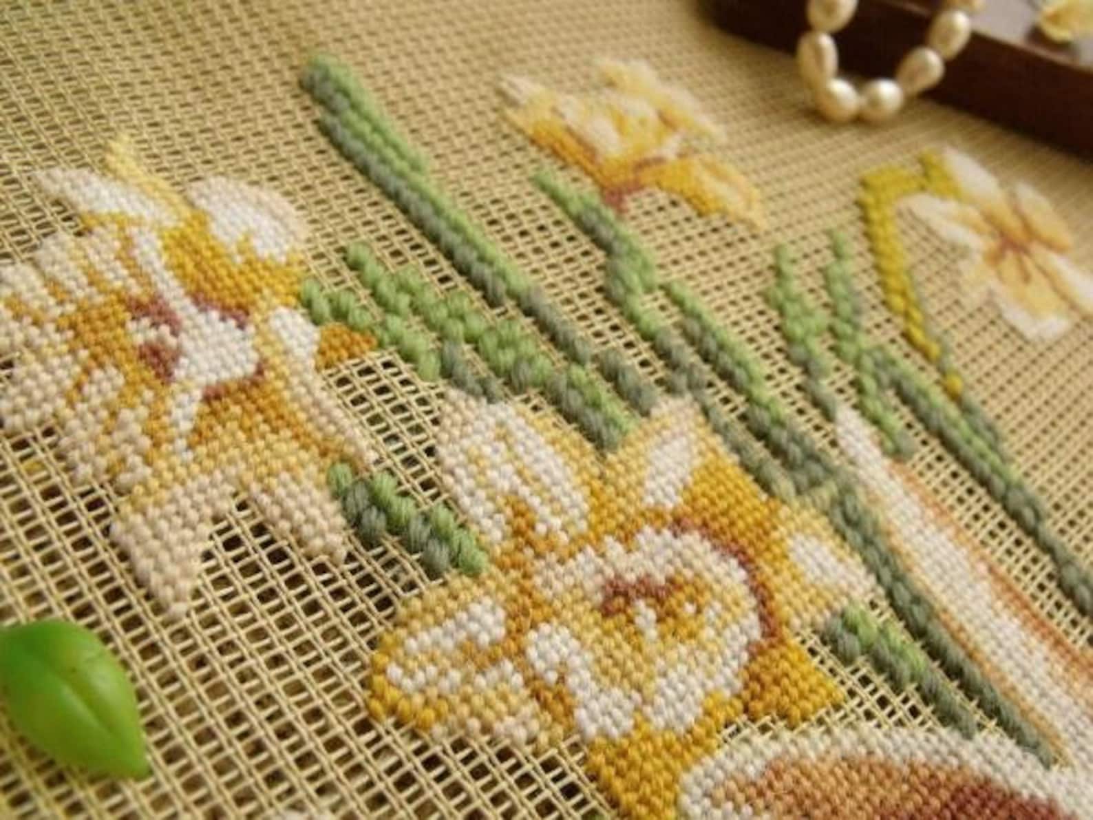 18" Vintage PREWORKED Needlepoint Canvas Petit Point-bunny Rabbit in ...