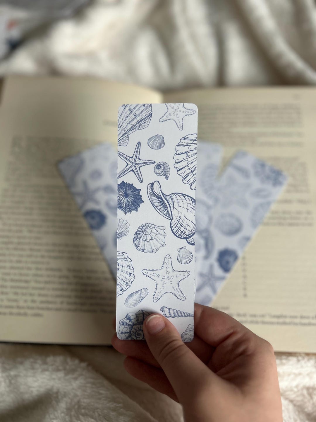 Blue Beach Shells Bookmark: Illustrated Summer Book Accessory - Etsy