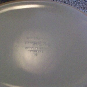 Pyrex Floral Bubbles 2 1/2 Qt. Casserole With Lid Promotional Piece ...