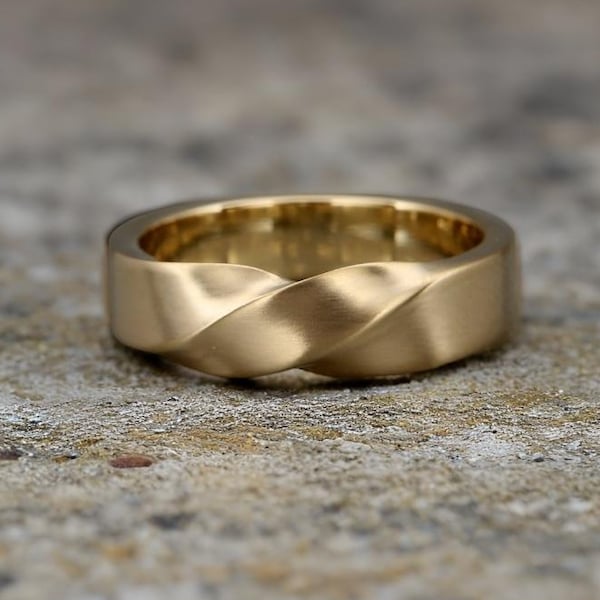Mobius Ring - Etsy