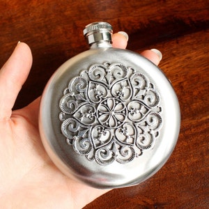 Round Flask; Hip Flask; Stainless Steel Flask With Antique Silver ...