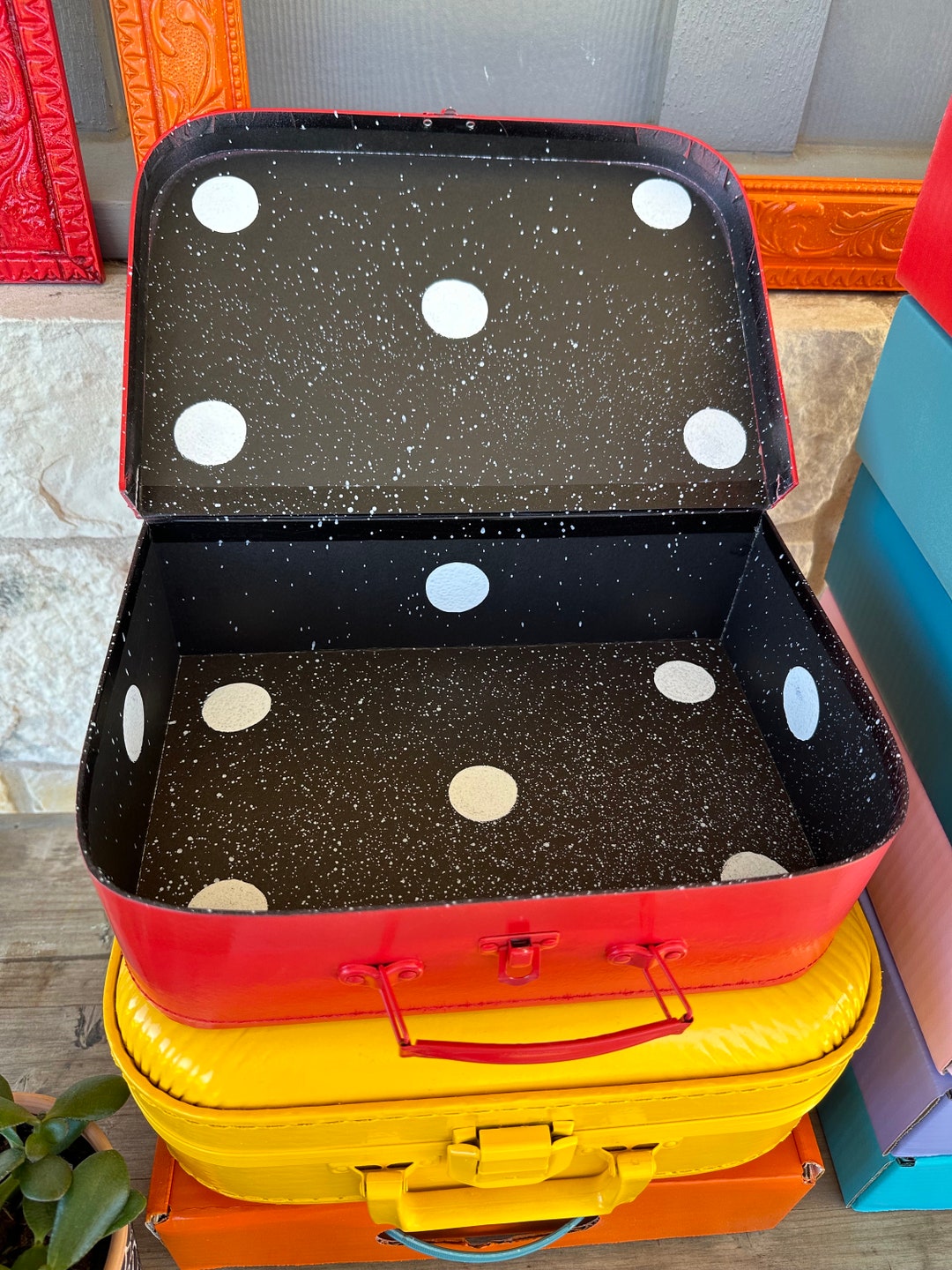 200 Paperboard Suitcases in 7 Different Colors Painted a Solid Color ...