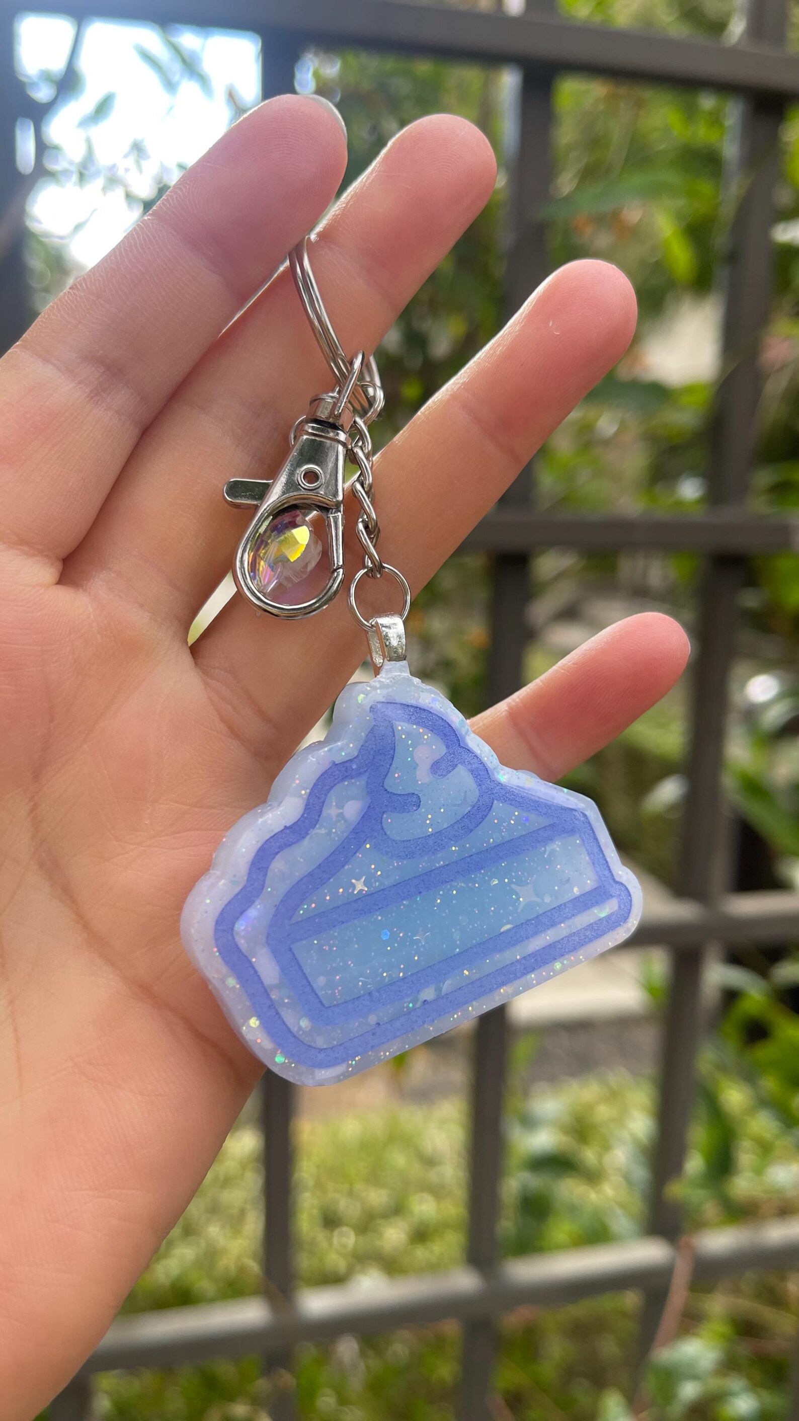 Resin Keychain: Pie Cake With Glitter, Iridescent Charm (b-grade) - Etsy