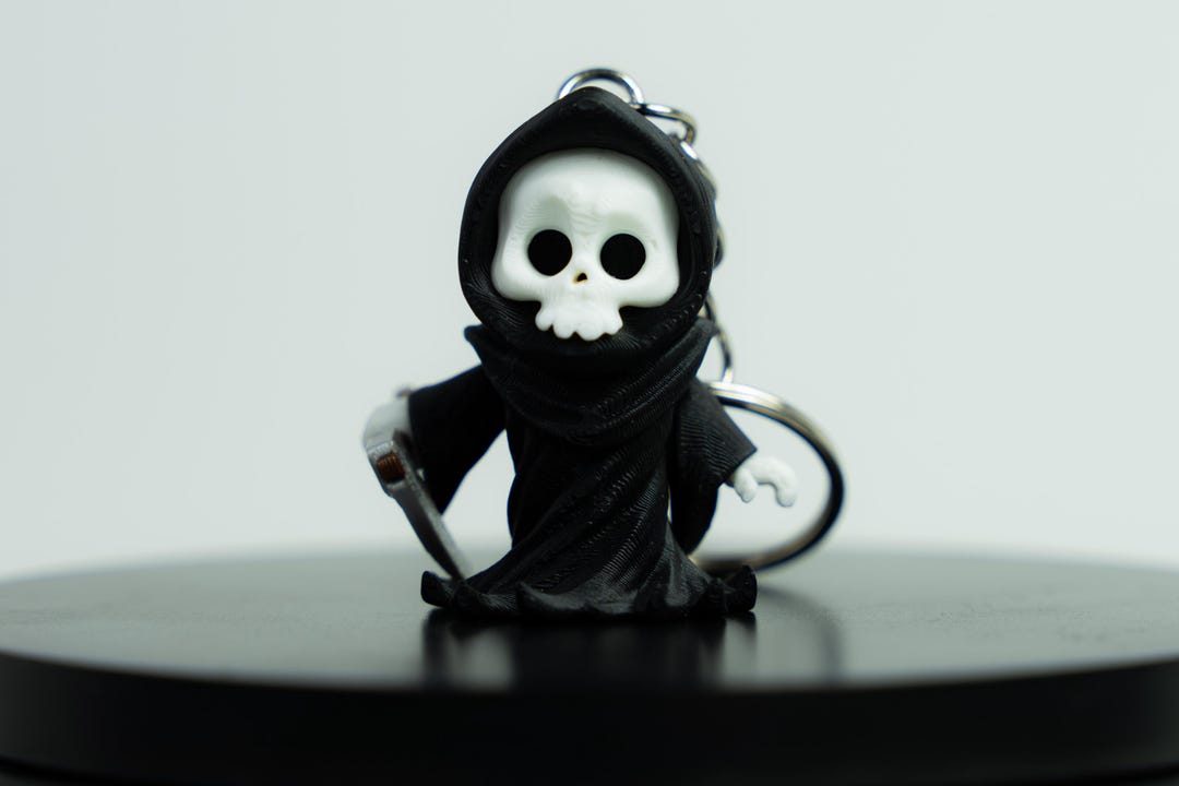 3D Printed Grim Reaper Keychain – Spooky Gothic Halloween Accessory - Etsy
