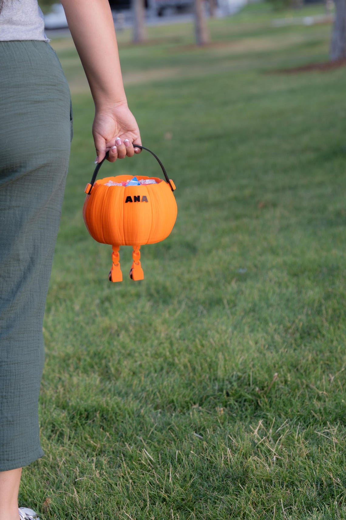 Walking Pumpkin Candy Holder – Halloween Candy Bowl, Trick or Treat ...
