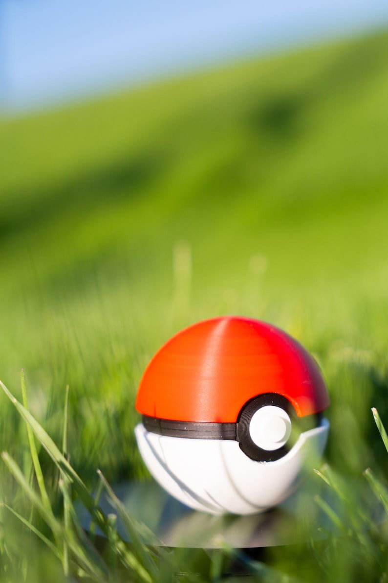 Original Pokeball Replica | 3D Printed Pokémon Ball That Opens ...