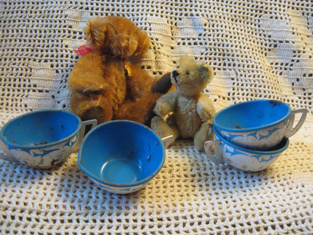 Vintage Tin Toy Tea Cups/ Shabby Blue Snowflake Design Toy Tea Set ...