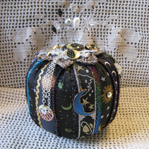 Vintage Pincushion - Etsy