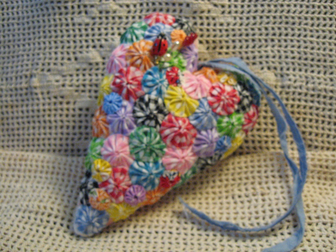 Small Yo Yo Heart/ Stuffed Quilt Heart With Multi Color Gingham Yo Yos ...