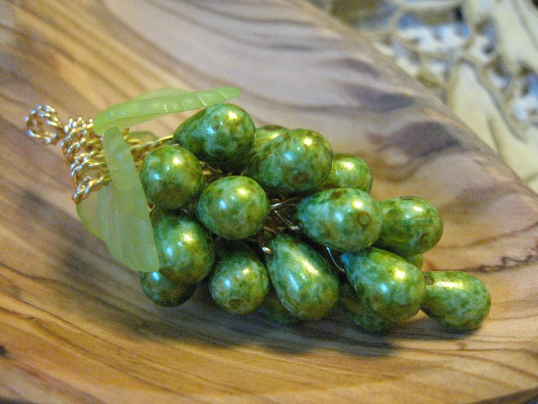 Mini Bunch of Grapes/mottled Green Glass Grapes/small Art Object/fruit ...